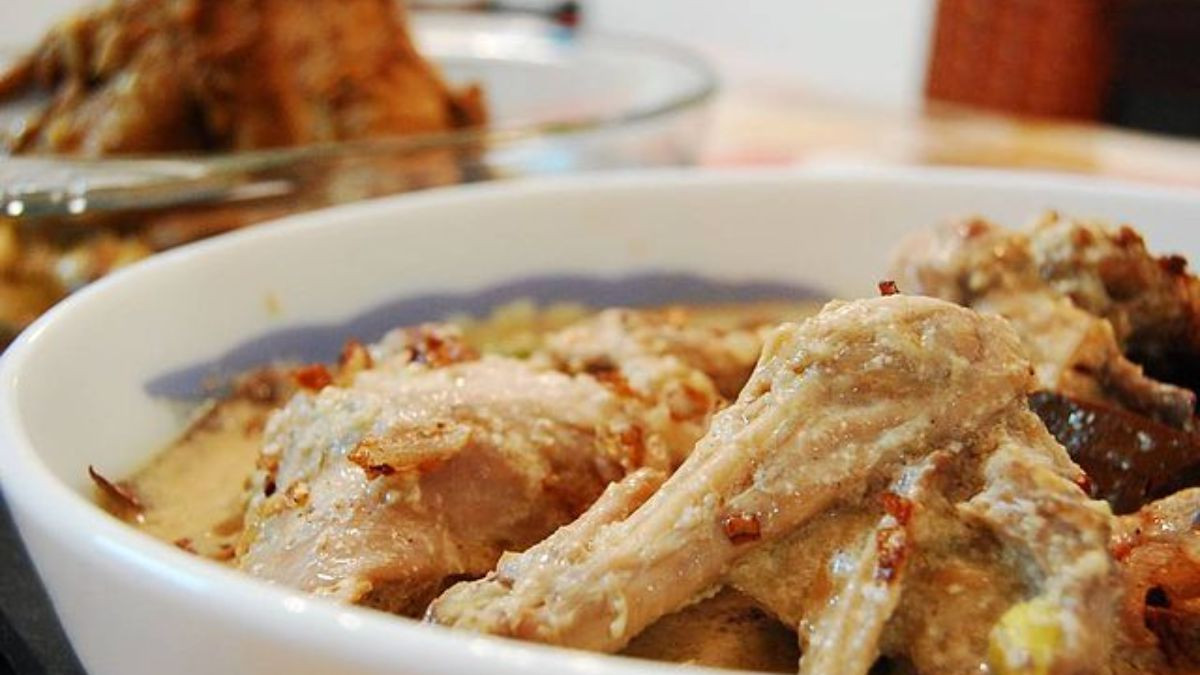 How to Make How To Make Awadhi Chicken Korma With Saffron & Rose Water ...